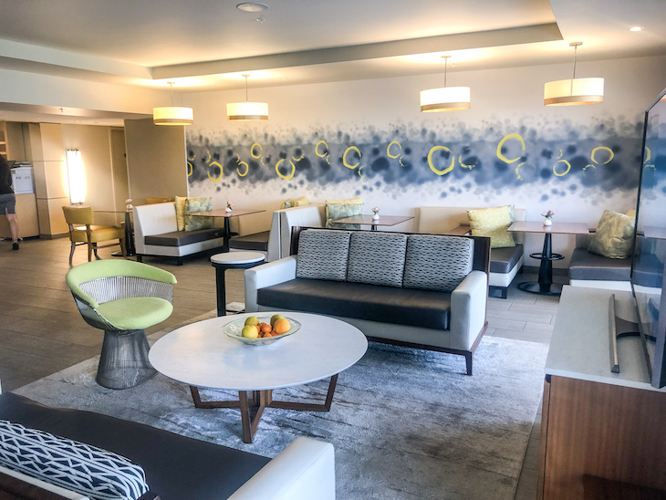 A Splendid Stay at Disney's Contemporary Resort's 14th Floor Tower Club ...